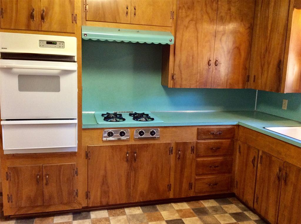 105 W Russell Ave, Bonham, TX 75418 - HAR.com