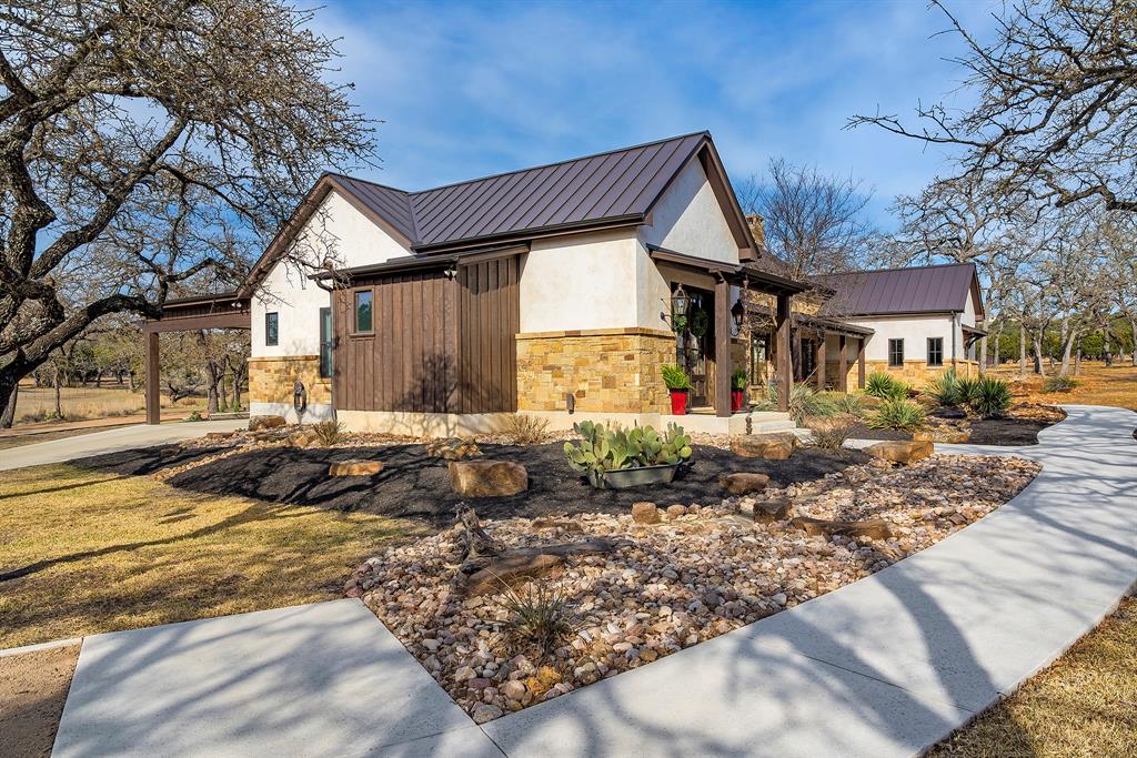 455 Cool Water Ranch Rd, Fredericksburg, TX 78624 - HAR.com